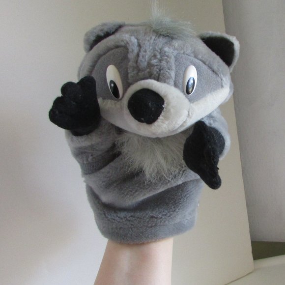 Mattel | Toys | Mattel Raccoon Puppet 8 Tall From Pocahontas Meeko ...